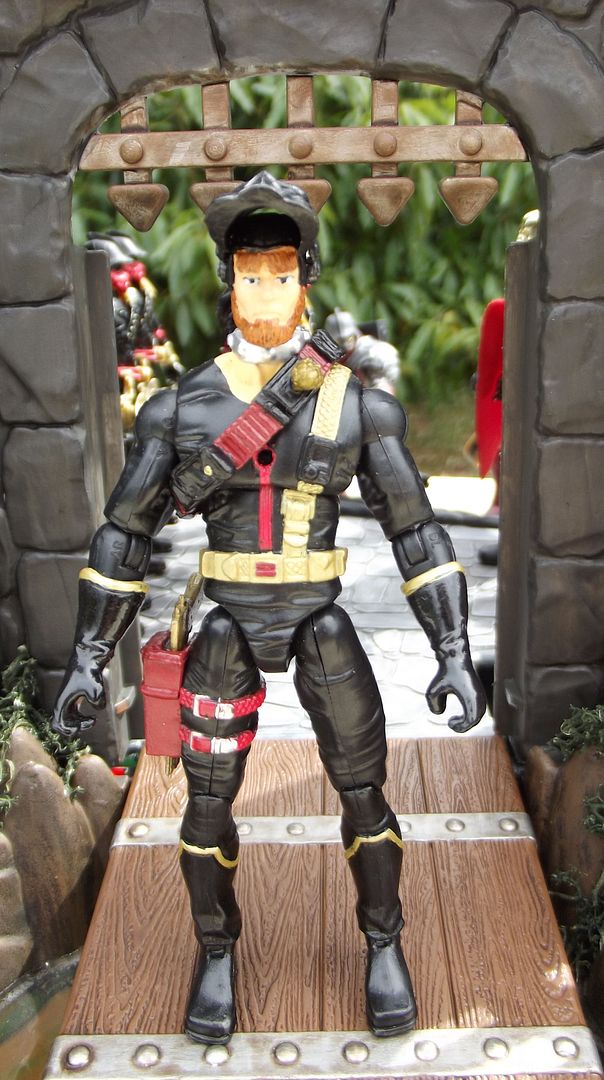 Darklon and small Castle Destro dio - HissTank.com