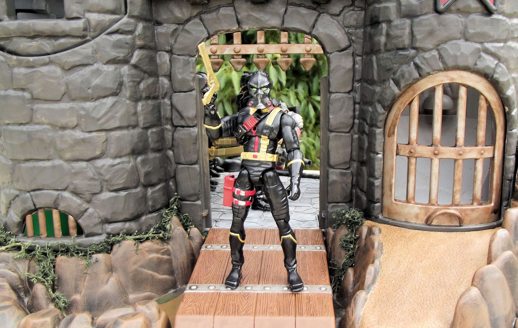 Darklon and small Castle Destro dio - HissTank.com