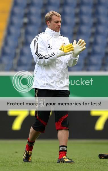 THIS IS A SUPERMASSIVE MANU POST: loewsmiserables — LiveJournal