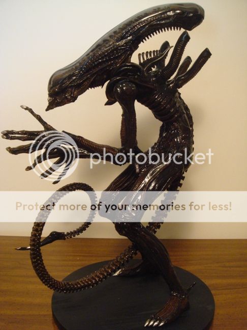 Fewture Alien 1/4 scale statue (Takeya) - Statue Forum
